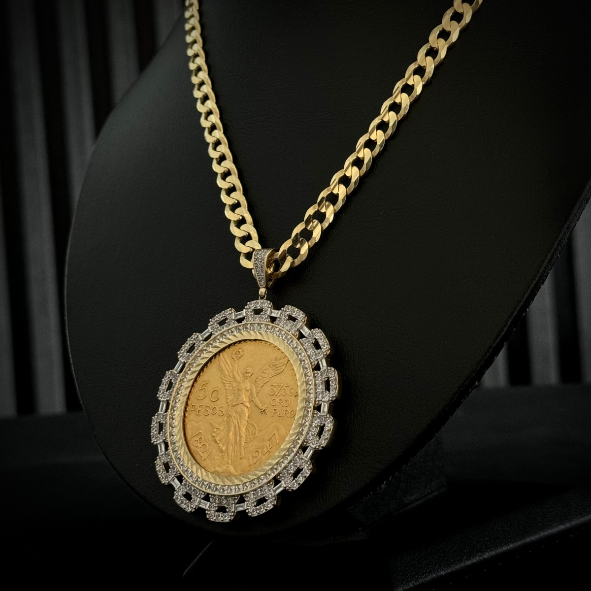GOLDEN DELUXE – Golden Deluxe
